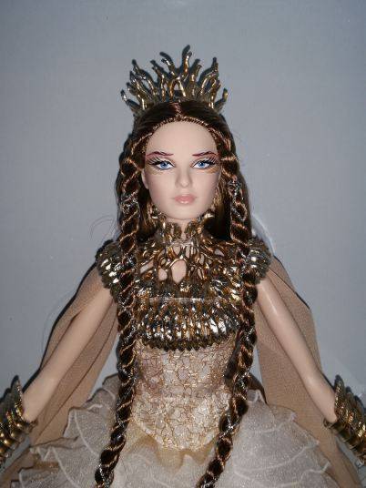 MATTEL ΣΥΛΛΕΚΤΙΚΗ ΒΑRBIE ΒΑΣΙΛΙΣΣΑ ΤΟΥ ΧΙΟΝΙΟΥ - BARBIE | Plus4u